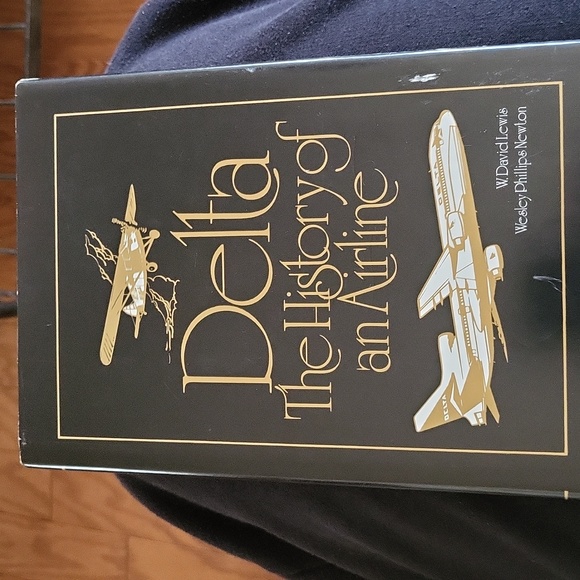 book | Other | Delta The History Of An Airline | Poshmark